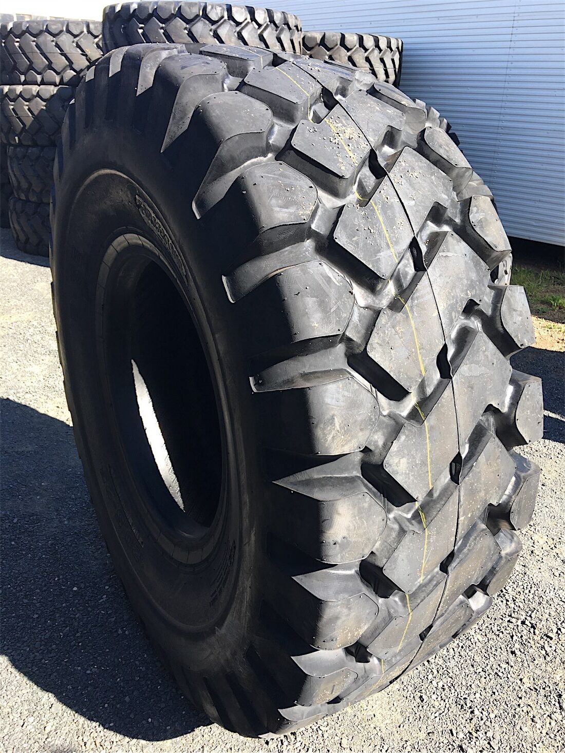 20.5-25 Earthmoving Tyre - Excavation Equipment