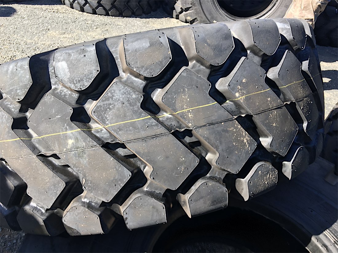 20.5-25 Earthmoving Tyre - Excavation Equipment